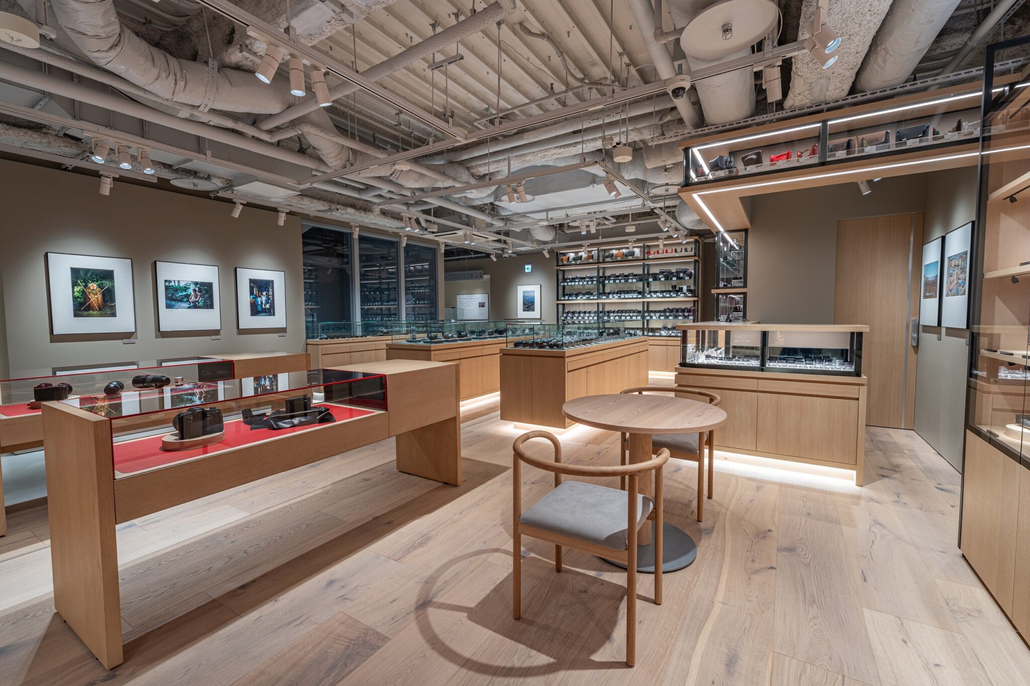 Installation work for new store | News | Information | Progetto Fresco ...